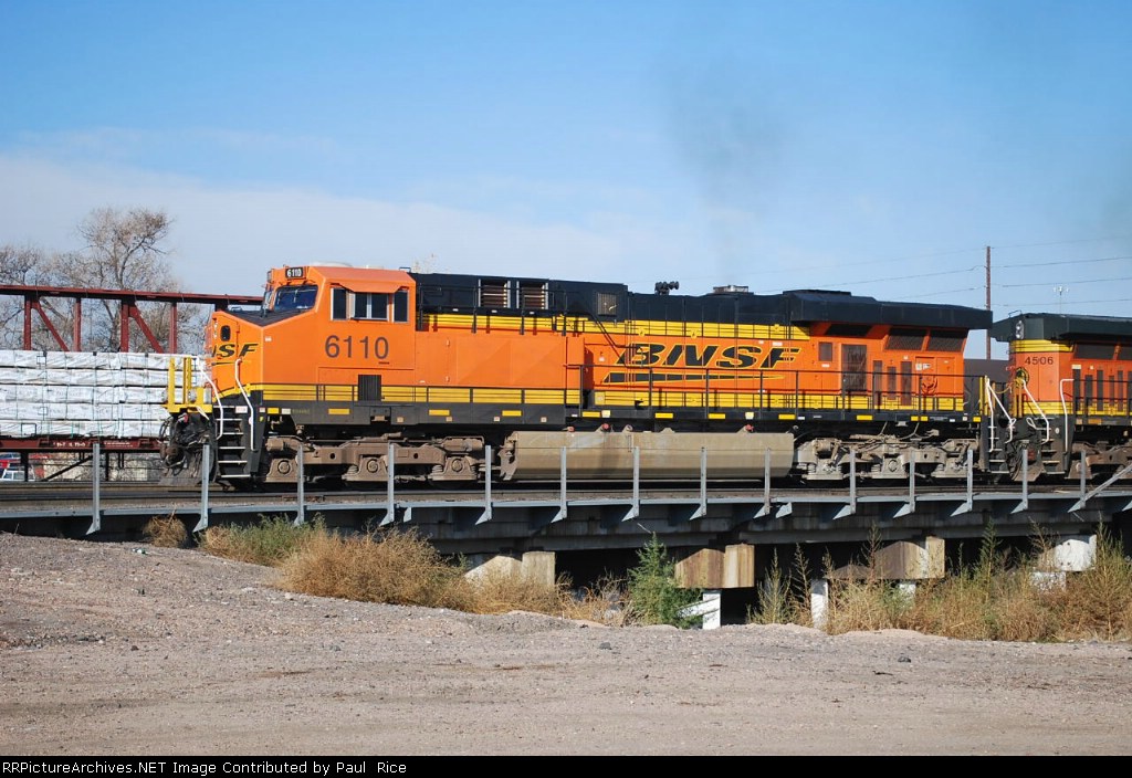 BNSF 6110
